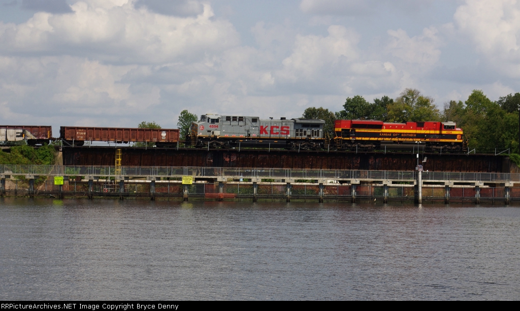 KCS southbound crosses Cross Lake spillway bridge